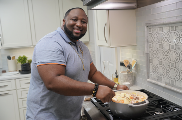 On New Soul Kitchen Chef Jernard Cooks Up A Succulent Seafood Dinner ...