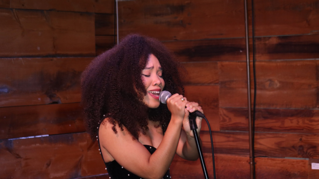 R&B Singer Ivey Amour Wrapped Up Haze Tour - ENSPIRE Magazine